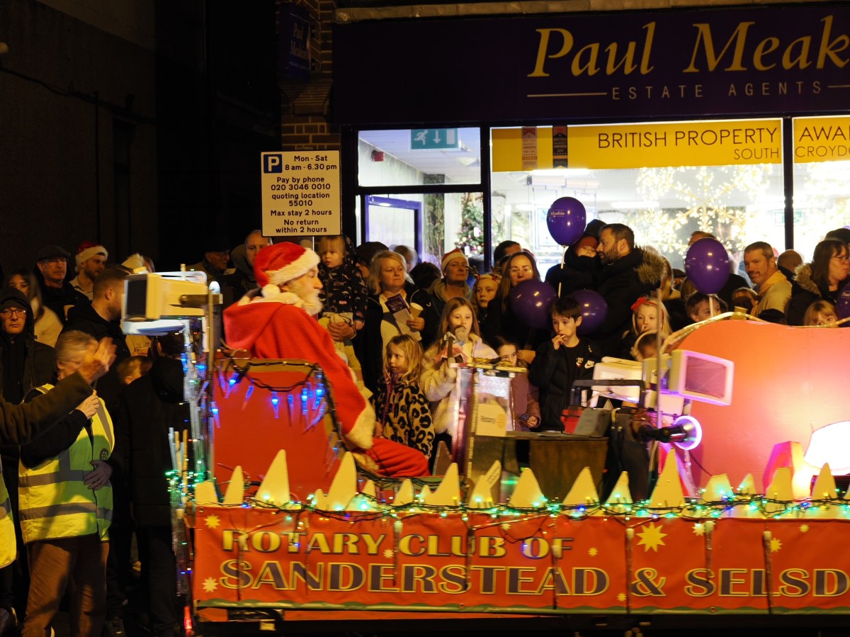 Sanderstead Christmas Lights Switch on by Santa – Sanderstead Residents ...